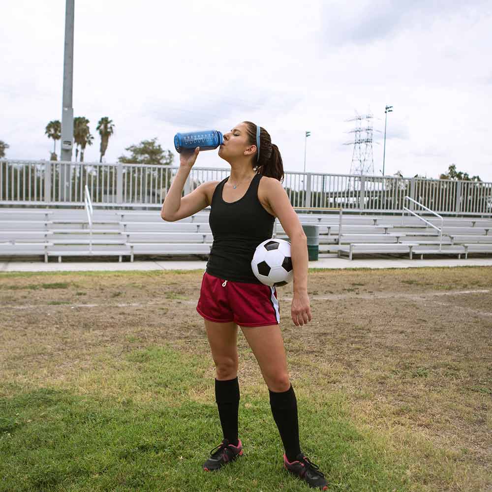 Hydration Tips for Football Players | Fast&Up Sports Nutrition